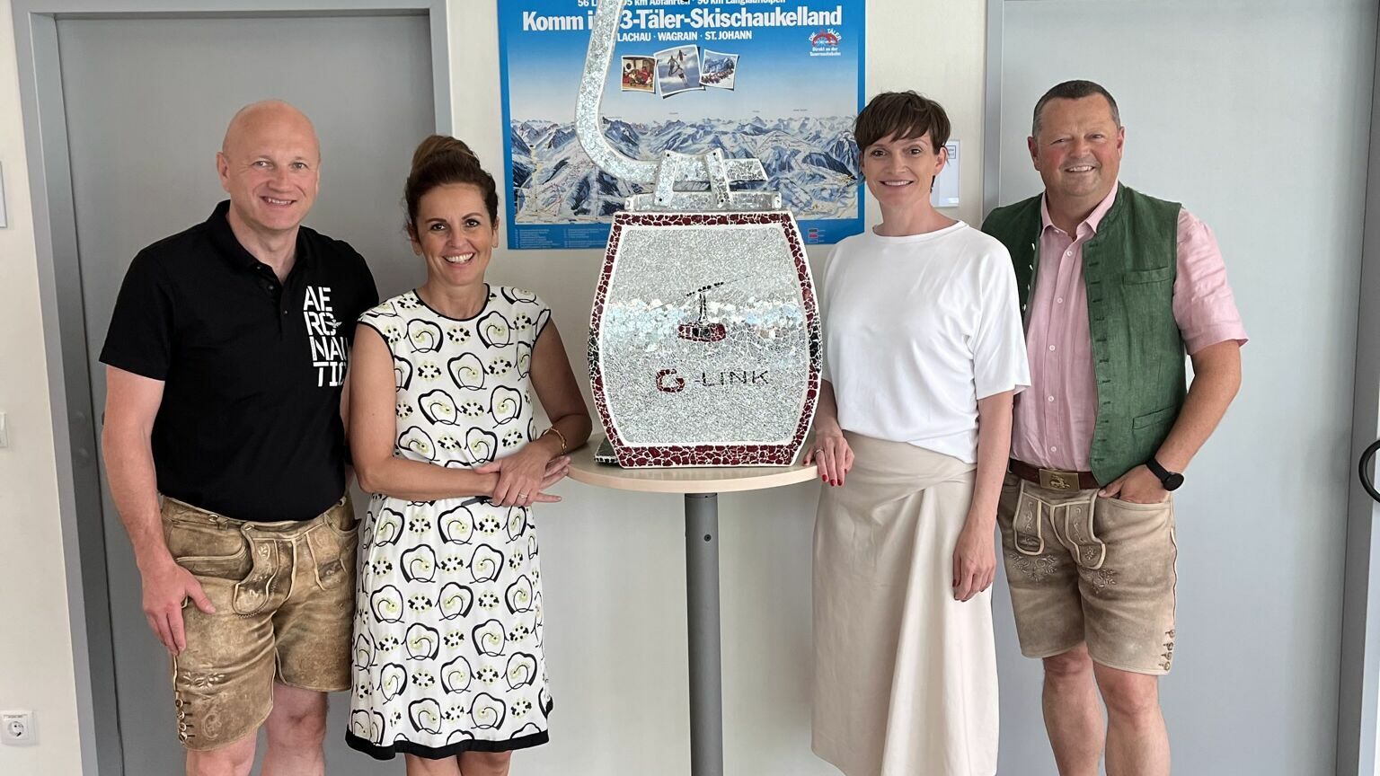 ÖW-Geschäftsführerin Astrid Steharnig-Staudinger auf Tour durch ganz ...